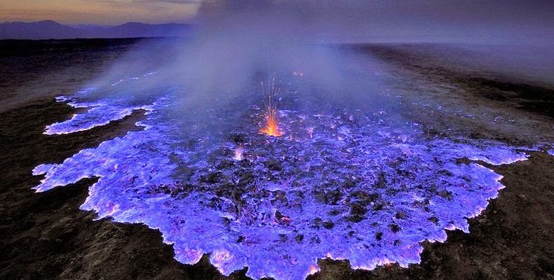 Volcán de Etiopía escupe lava azul - Revista Toxicshock